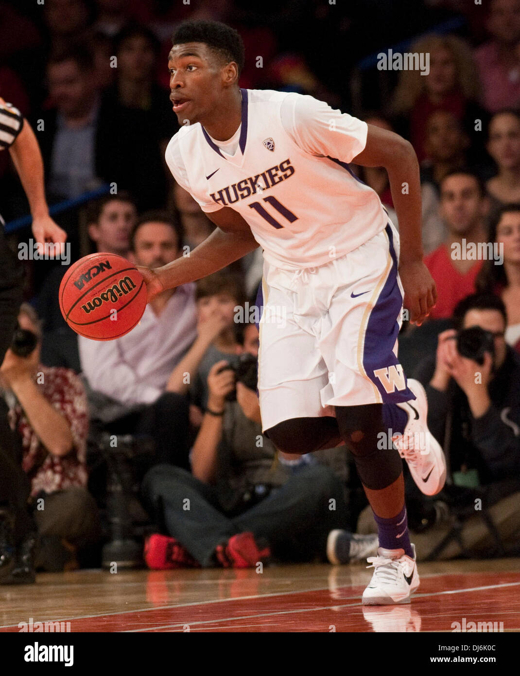 New York, New York, USA. 22nd Nov, 2013. Washington's guard Mike ...