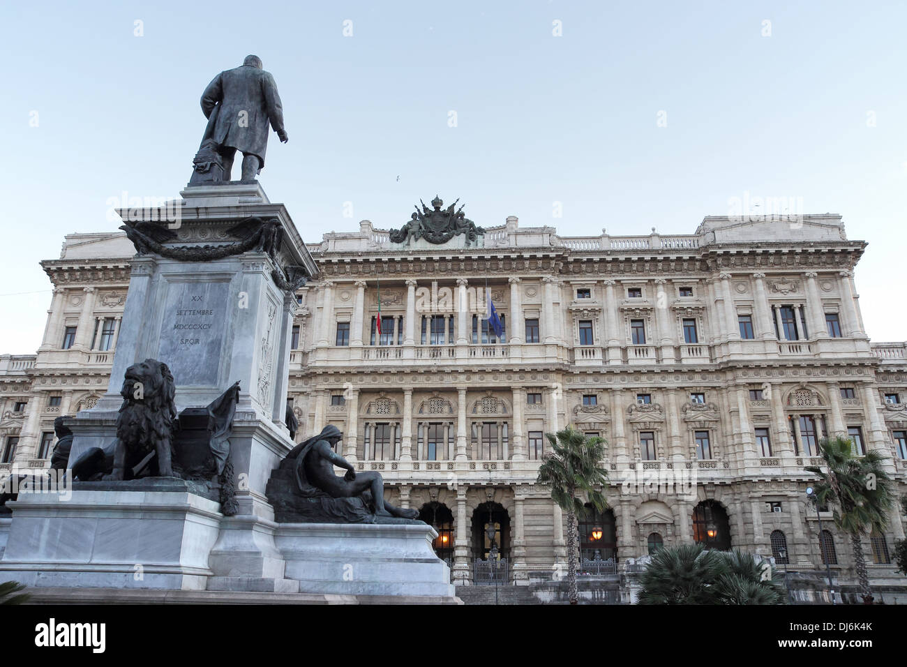 Building at piazza cavour hi-res stock photography and images - Alamy