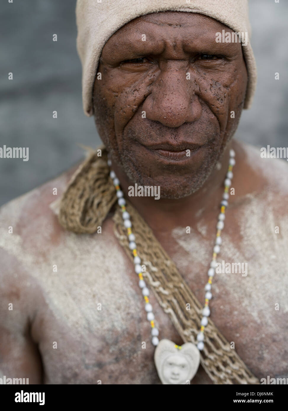 Mudmen tribe highlands papua new hi-res stock photography and images ...