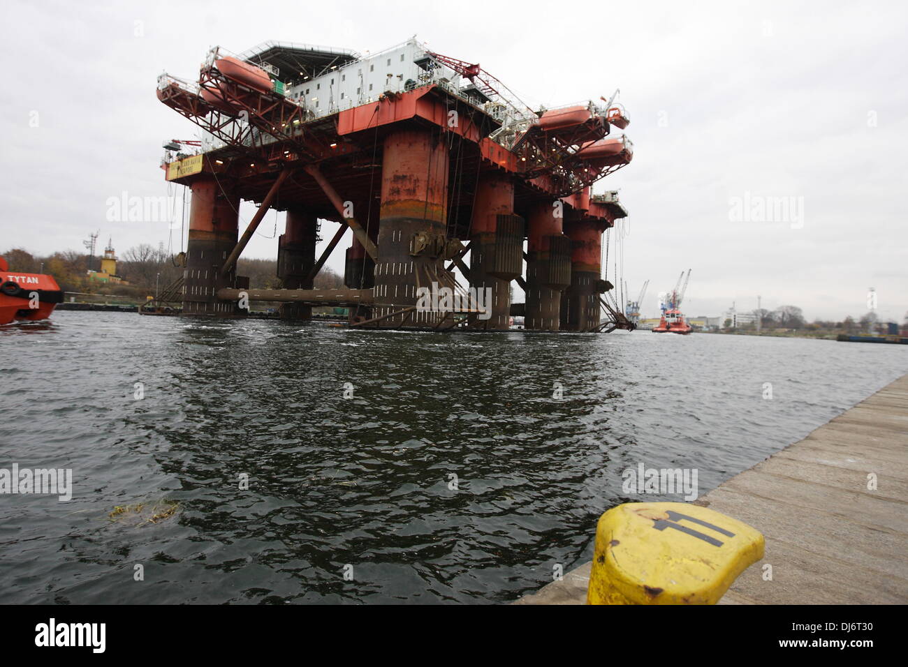Shipyardport hi-res stock photography and images - Alamy