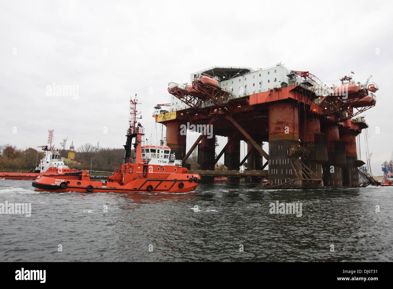 Shipyardport hi-res stock photography and images - Alamy