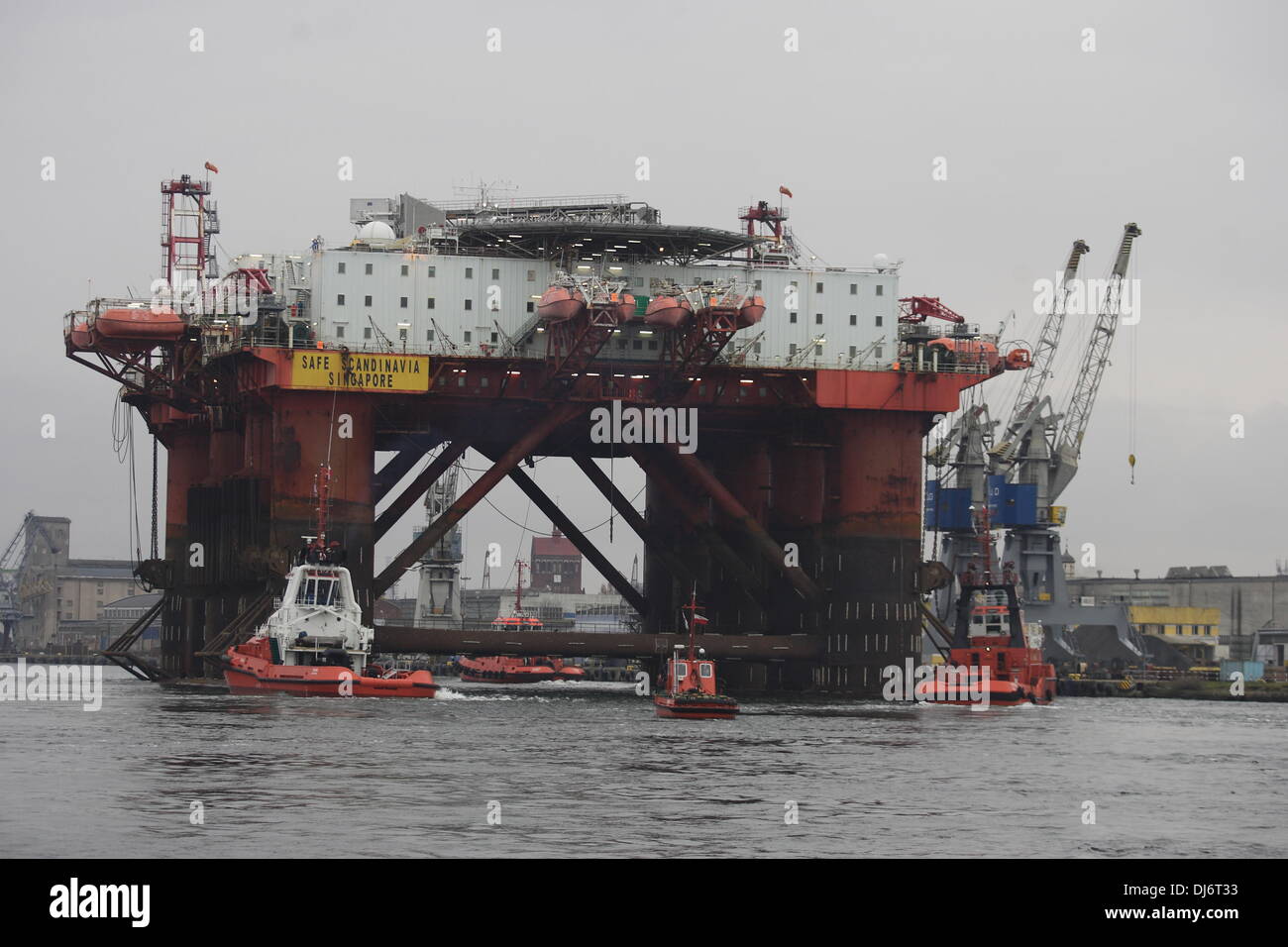 Oil rig gdansk hi-res stock photography and images - Alamy
