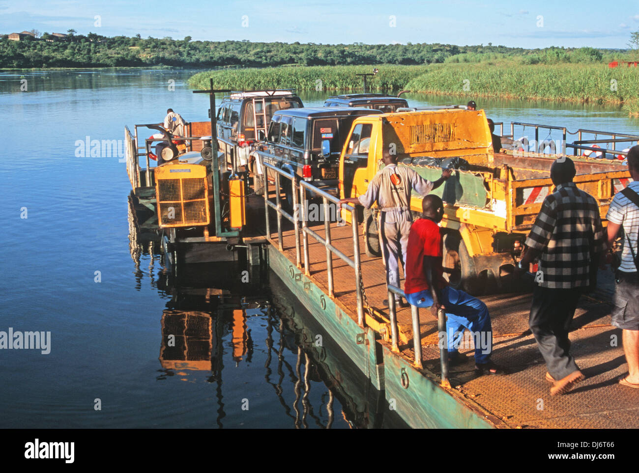 Ferry across the Victoria Nile at Paraa, Uganda Stock Photo - Alamy