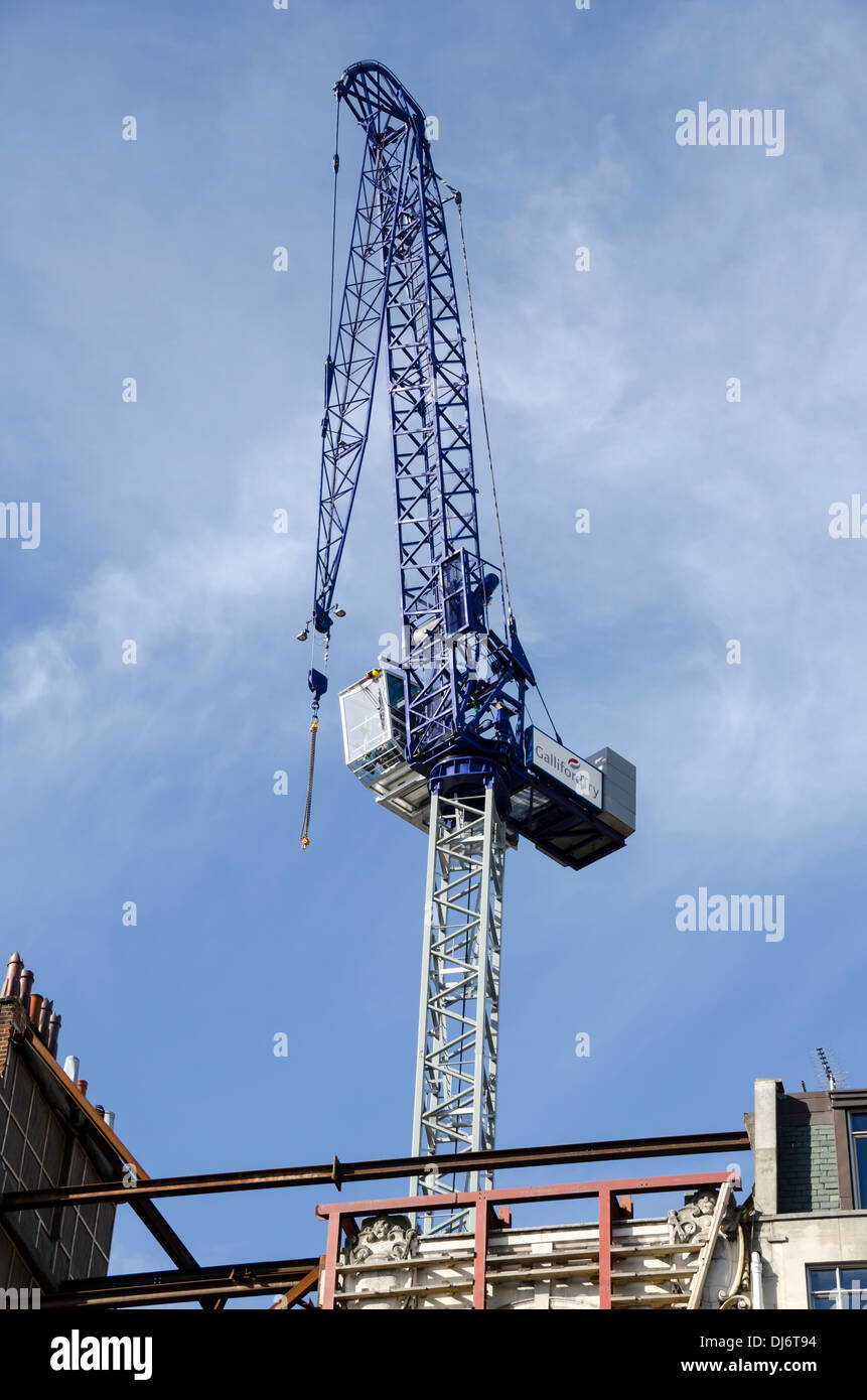 A builders tower crane Stock Photo - Alamy