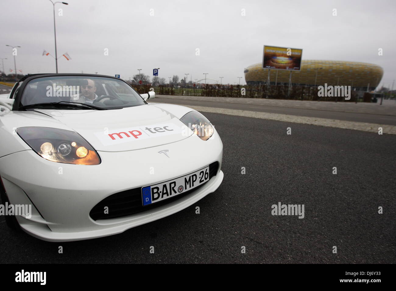 Tesla roadster 2013 hi-res stock photography and images - Alamy