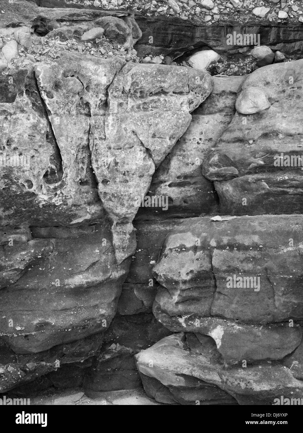 Layers of cobble and sandstone, black & white, at Parfrey's Glen State ...