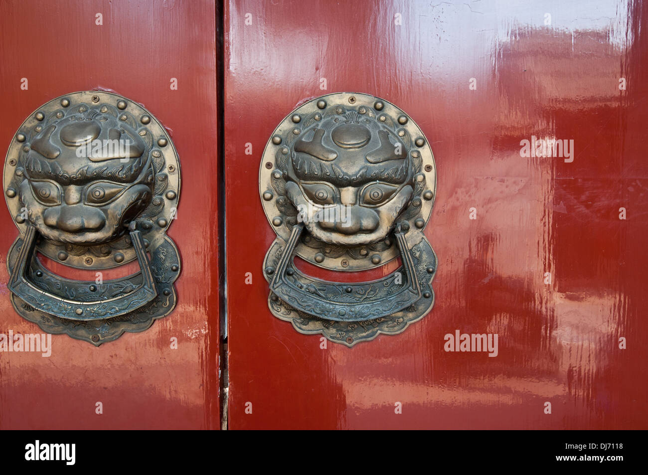 Hutong doors hi-res stock photography and images - Alamy