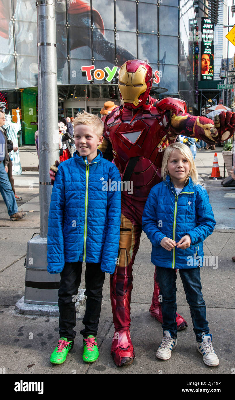 Superman crowd hi-res stock photography and images - Alamy