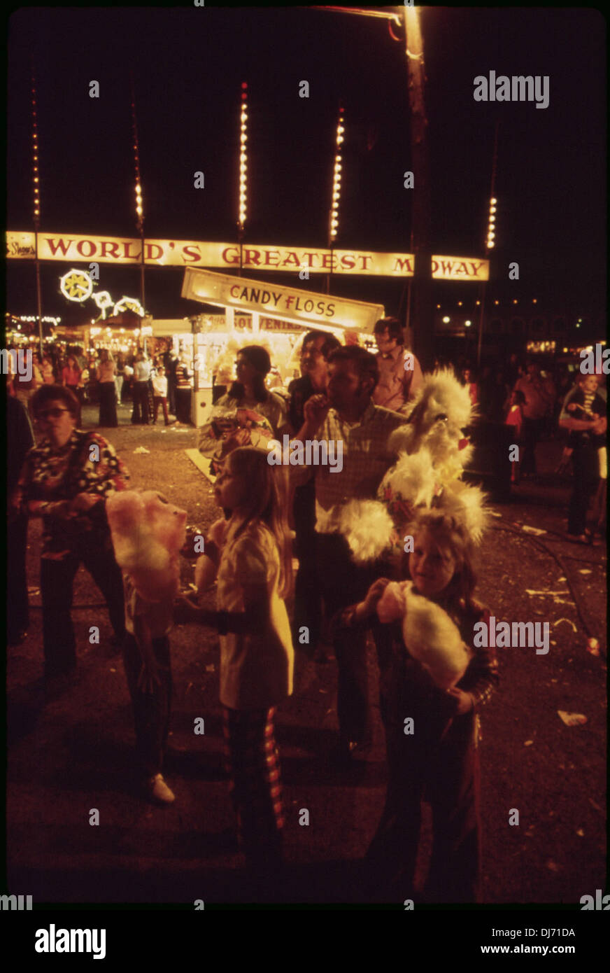 Vintage state fair midway hi-res stock photography and images - Alamy