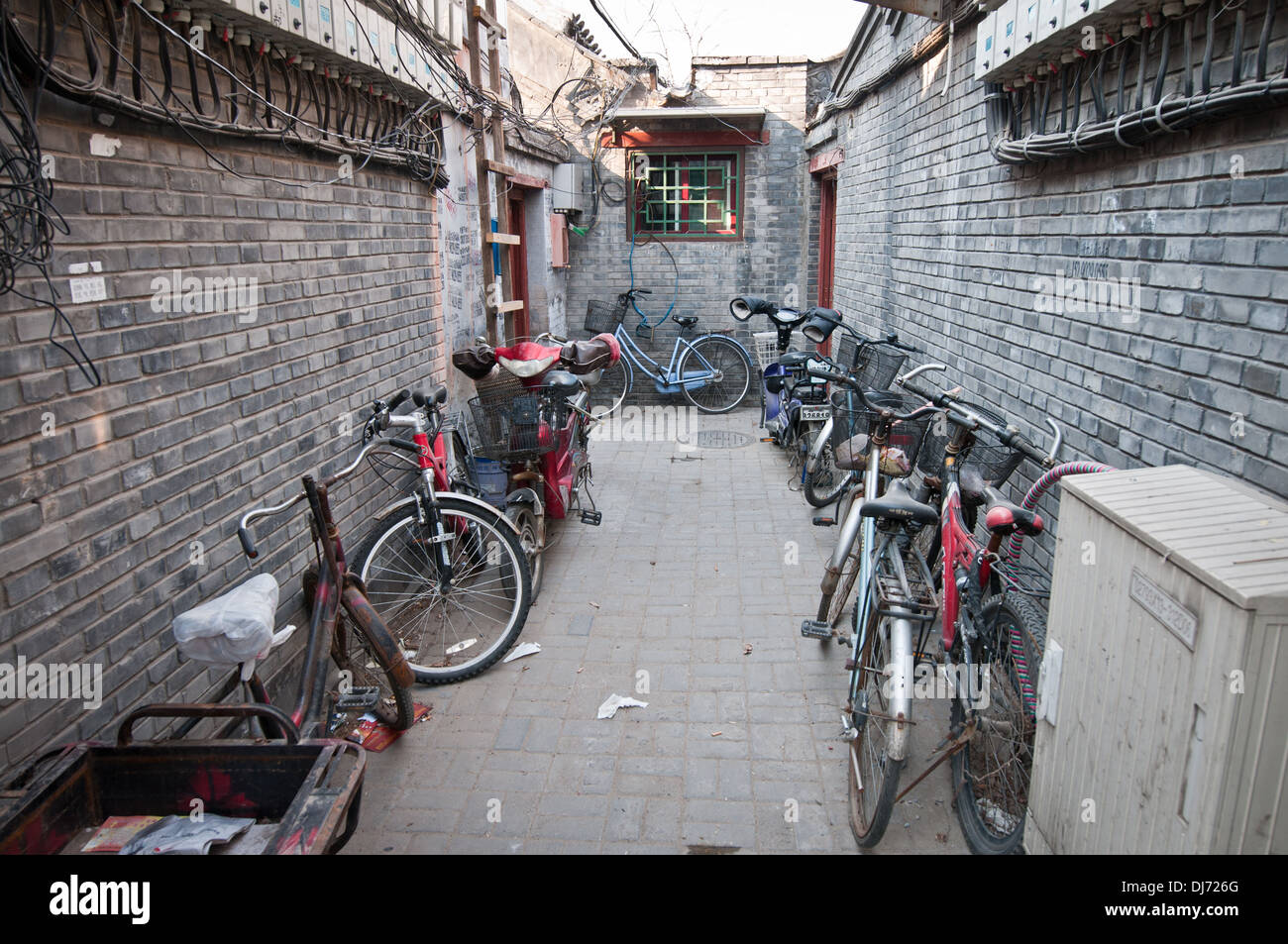 Traditional beijing courtyard house hi-res stock photography and images ...