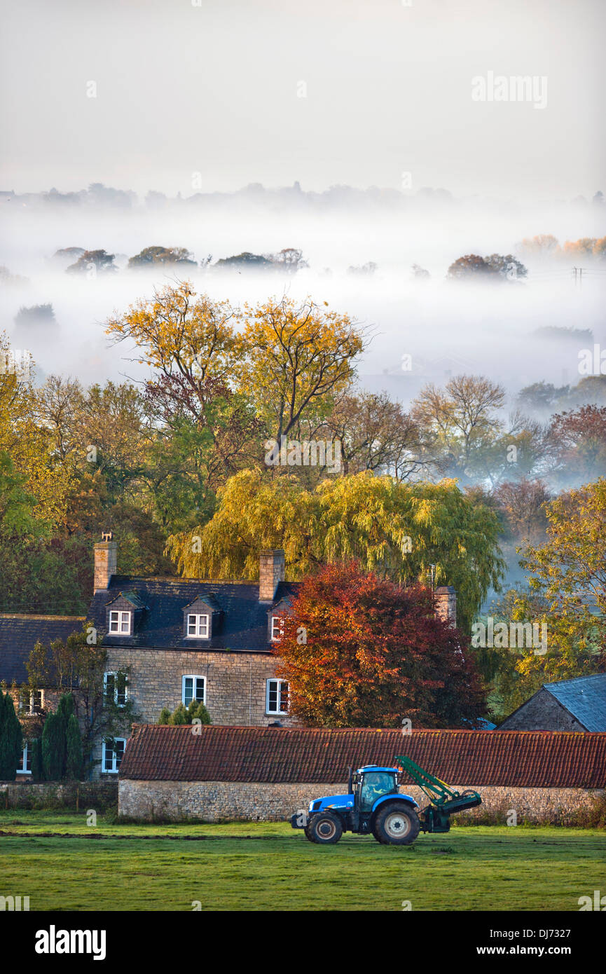 Cotswolds edge hamlet hi-res stock photography and images - Alamy