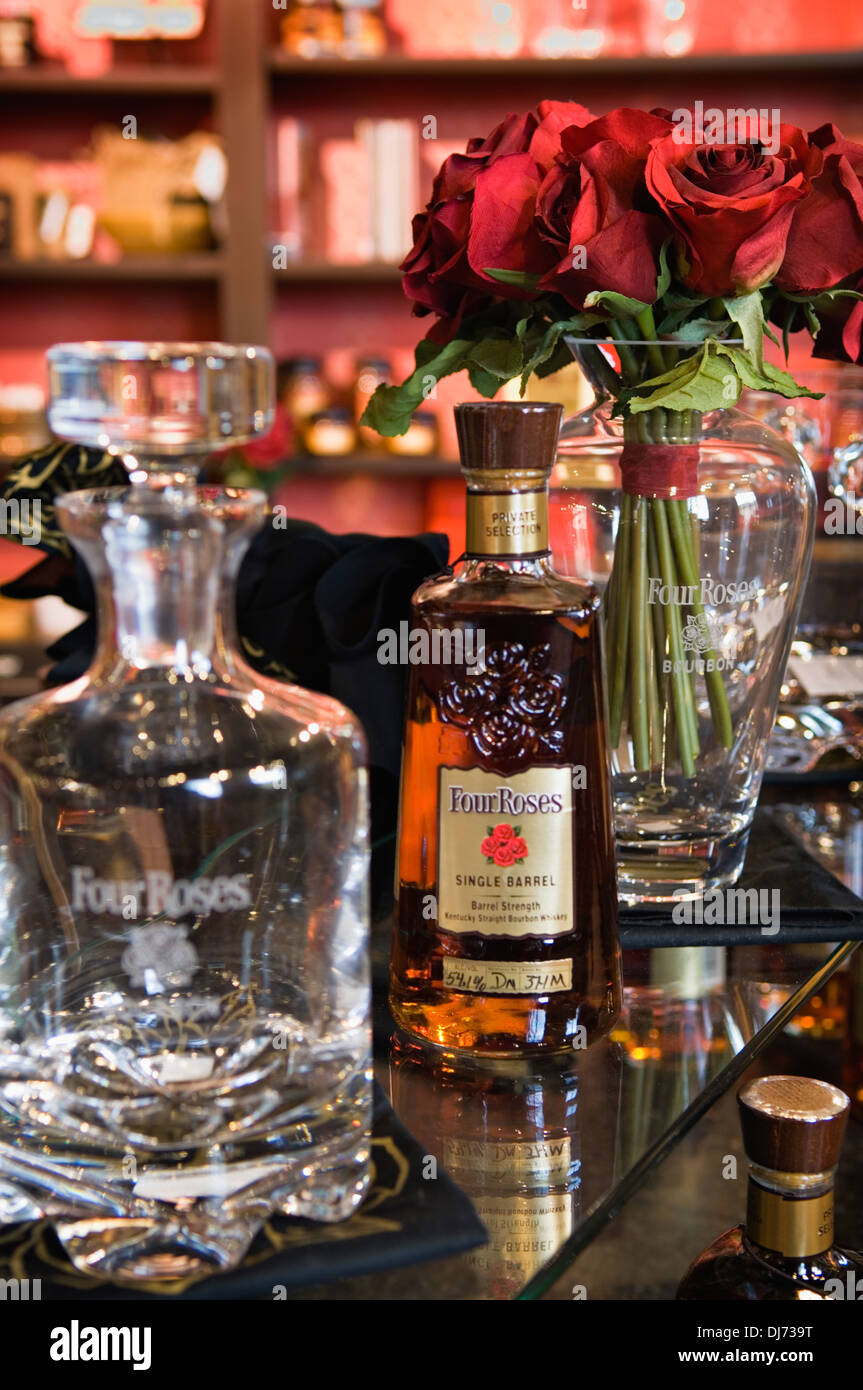 Four roses hi-res stock photography and images - Alamy