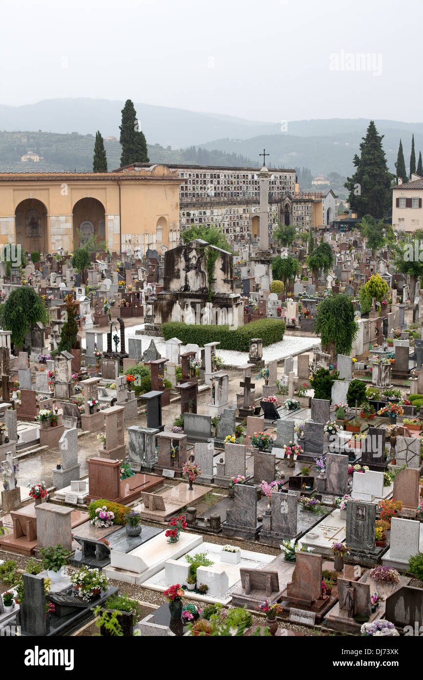 Tombstones in a Graveyard in Arezzo, Tuscany, Italy Stock Photo - Alamy