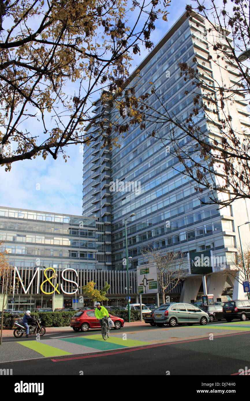 New pedestrian Greenway footpath along Tolworth Broadway, Surbition ...