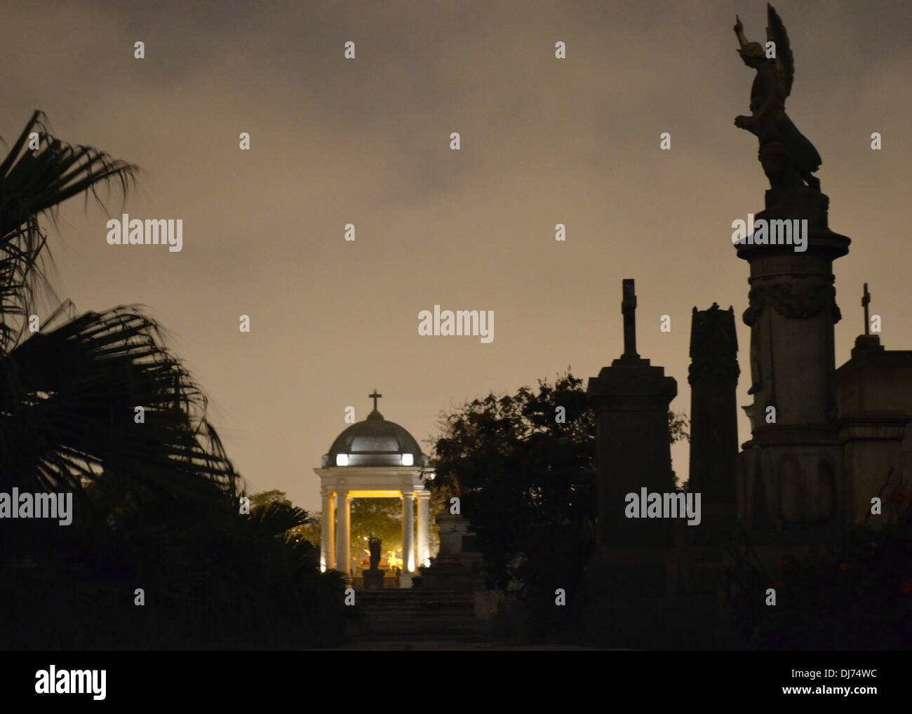 An evening tour of the Presbitero Maestro Cemetery, Lima, Peru Stock ...