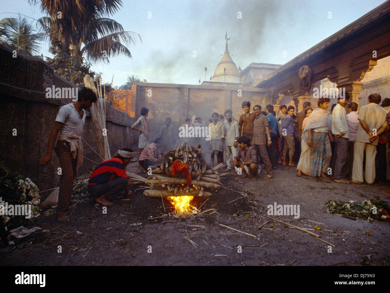 Kolkata India Burning Ghats On Banks Of Hoogly River Ganges Stock Photo ...