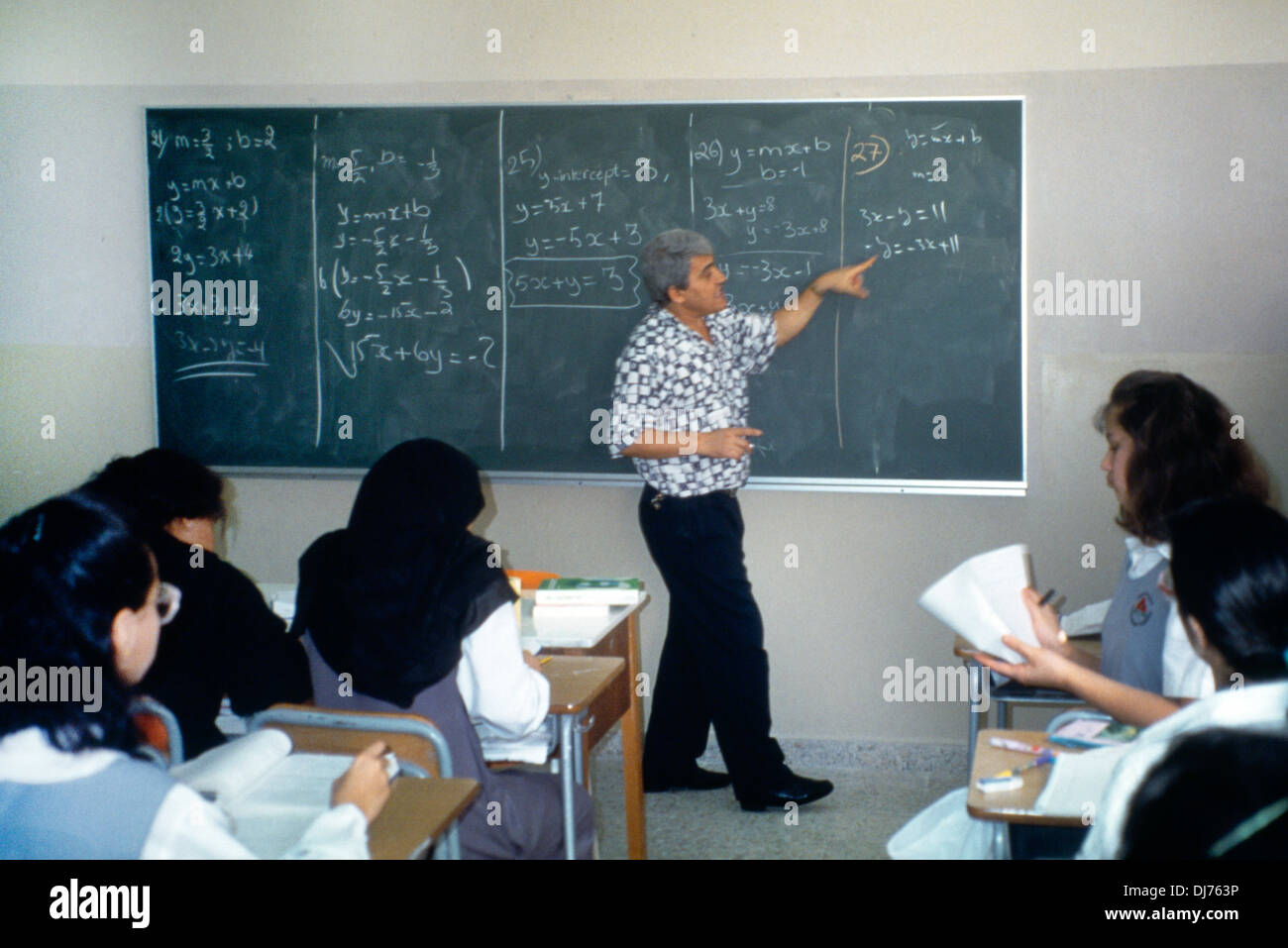 Abu dhabi uae school classroom hi-res stock photography and images - Alamy