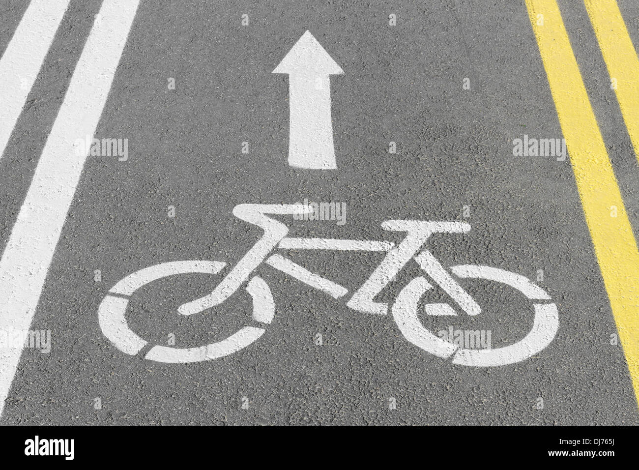 bike lane, road for bicycles Stock Photo - Alamy