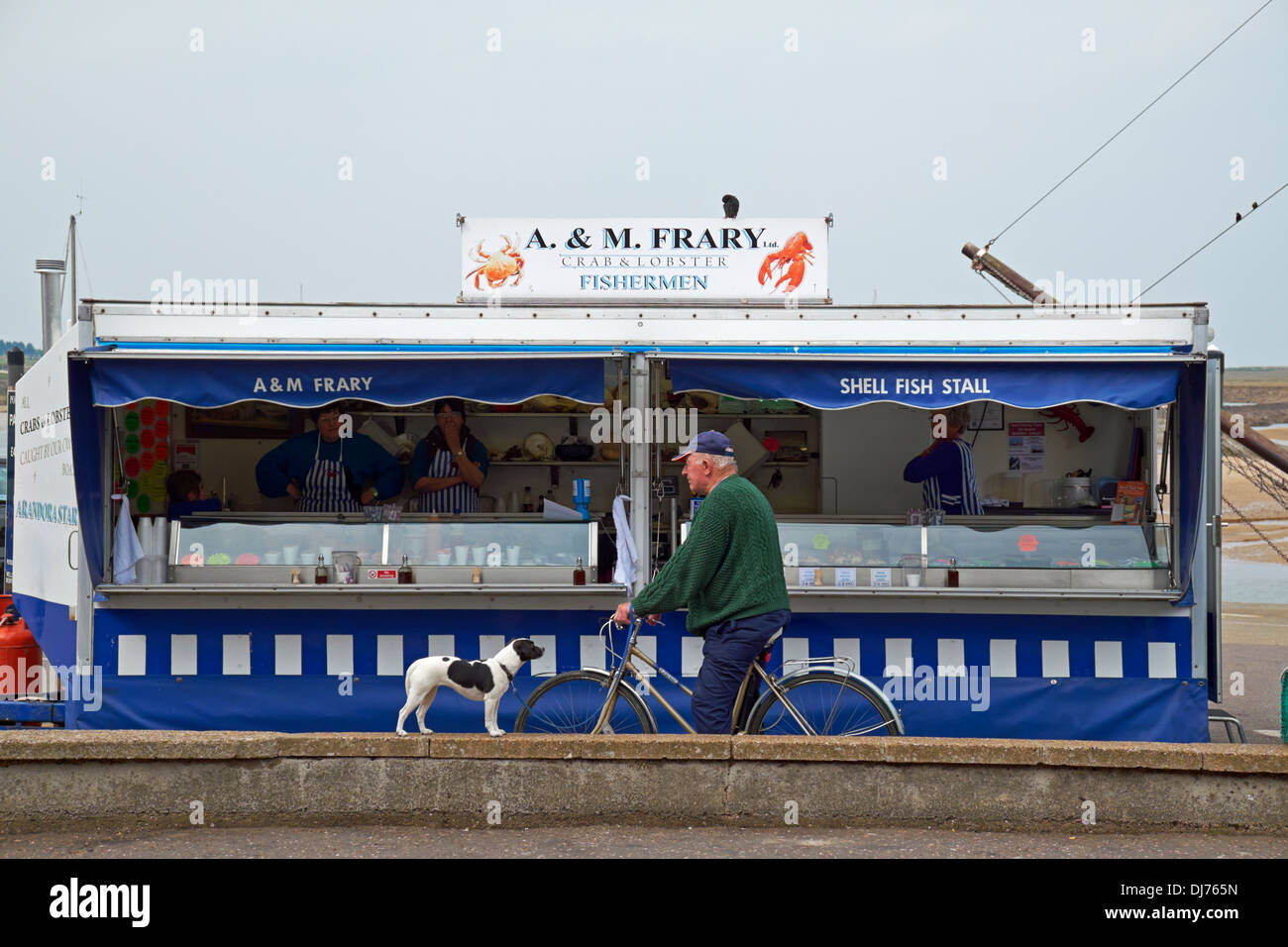 Shellfish stall hi-res stock photography and images - Alamy