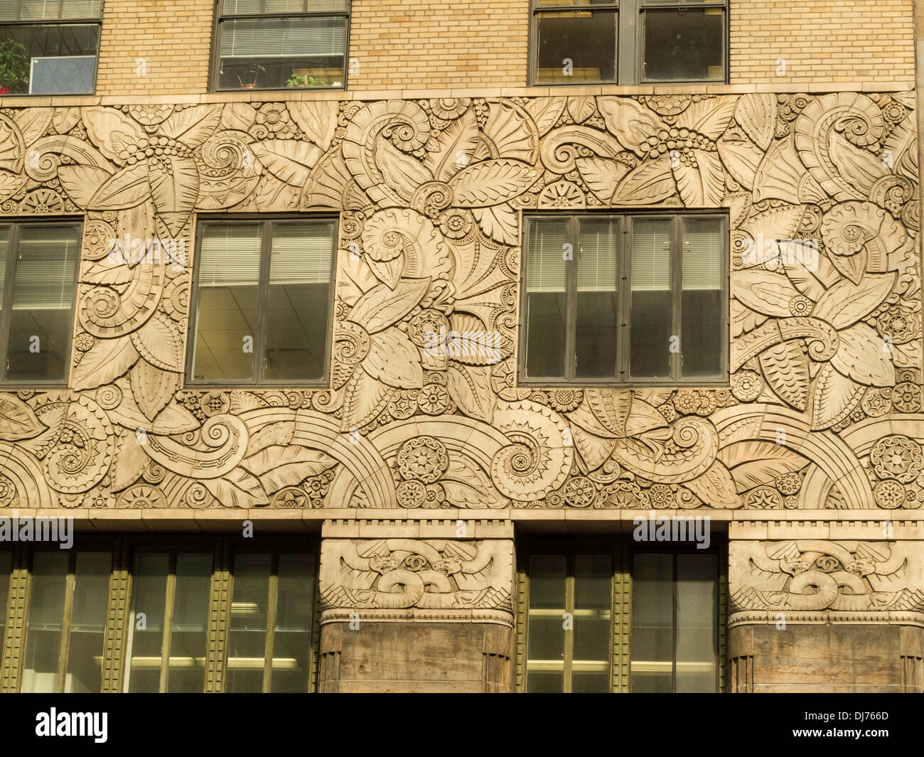 Chanin building art deco hi-res stock photography and images - Alamy