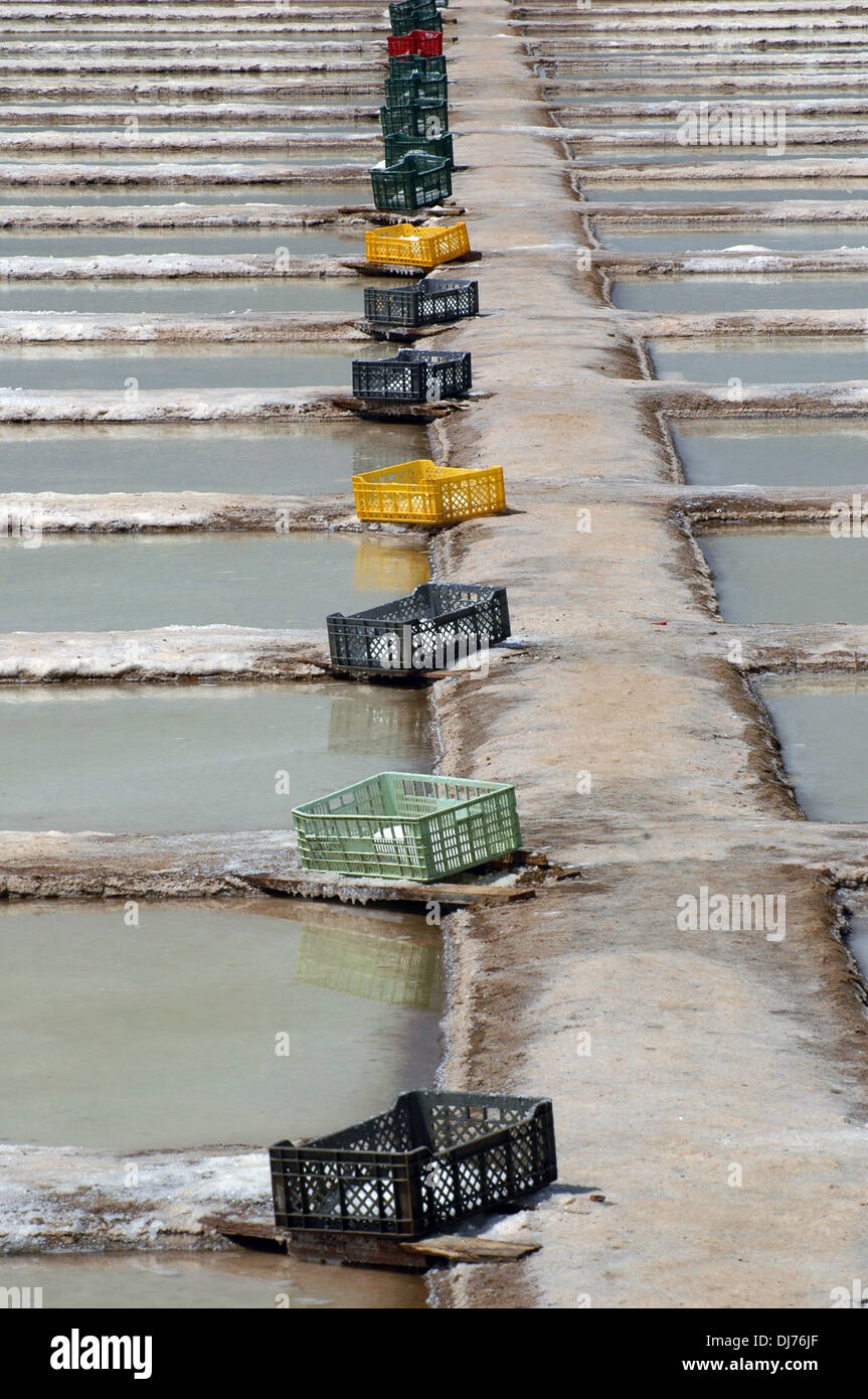 Commercial saltpan hi-res stock photography and images - Alamy