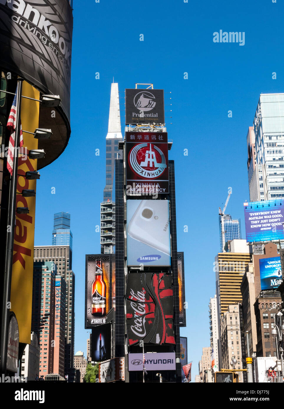 Times square displays hi-res stock photography and images - Alamy