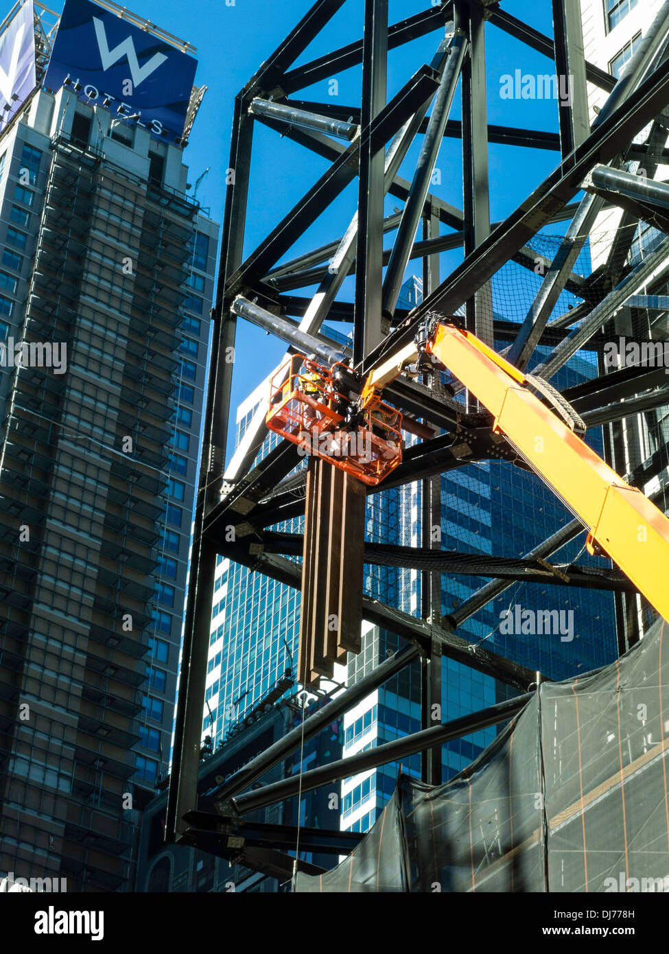 Construction Site in Times Square, NYC Stock Photo - Alamy