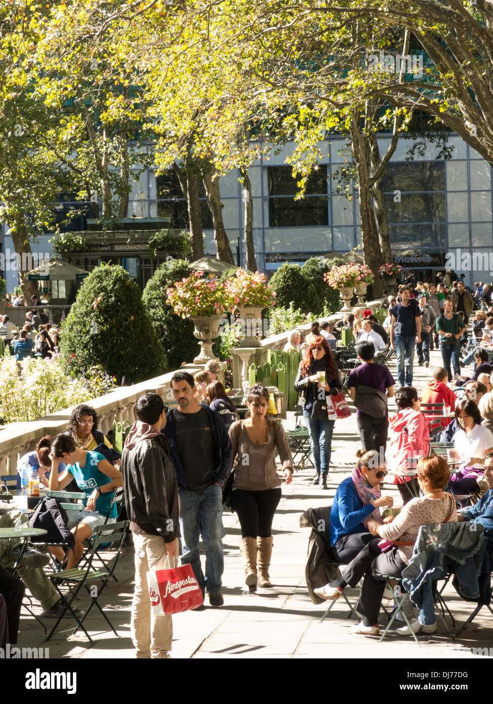 Day daytime day time outside outdoors outdoor bryant park hi-res stock ...
