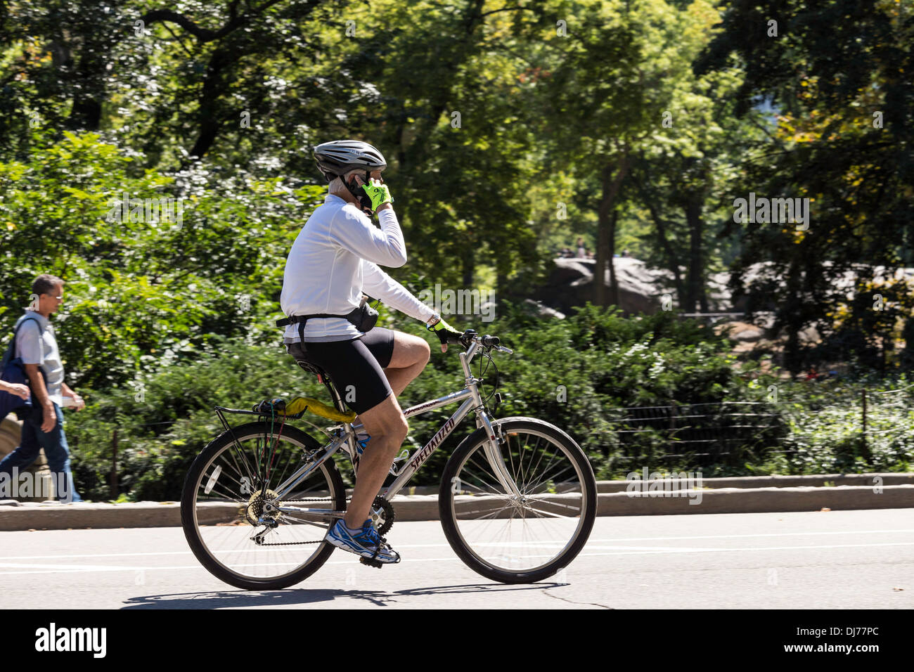 Man on bike profile hi-res stock photography and images - Alamy