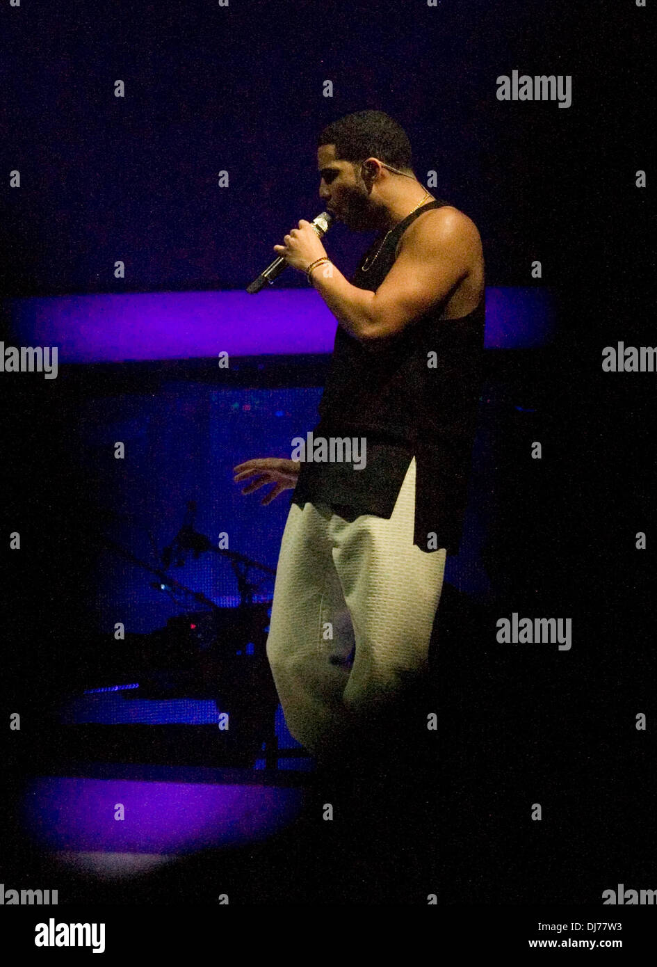 Las Vegas, Nevada, USA. 22nd Nov, 2013. Rapper Drake performs during ...