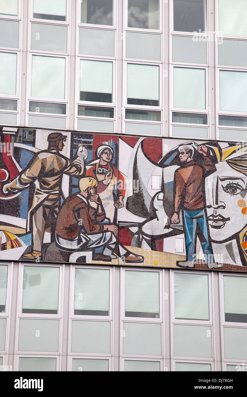 Art Mural On Building in Alexanderplatz, Mitte, Berlin, Germany Stock ...