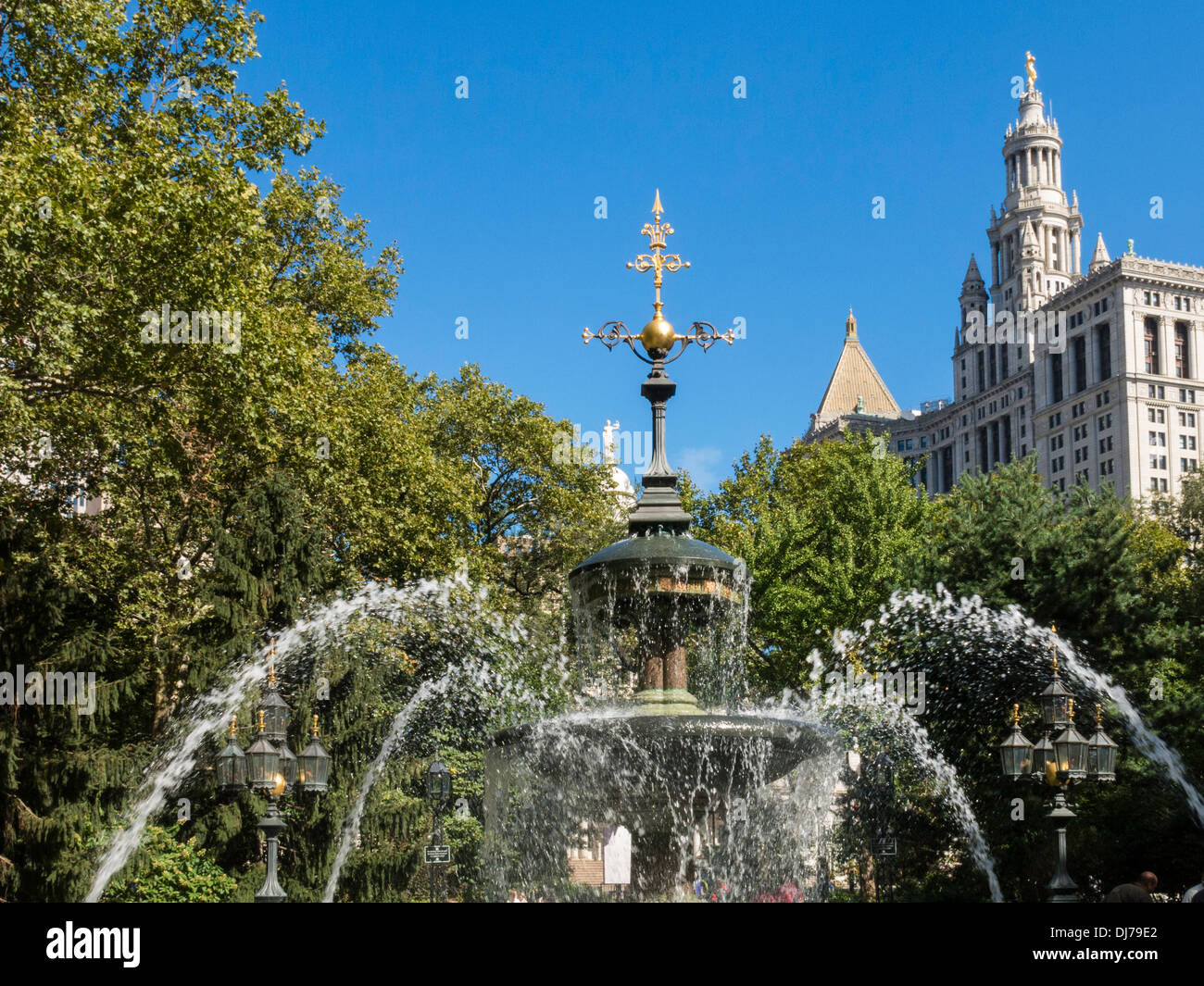 Fountain and public buildings hi-res stock photography and images - Alamy