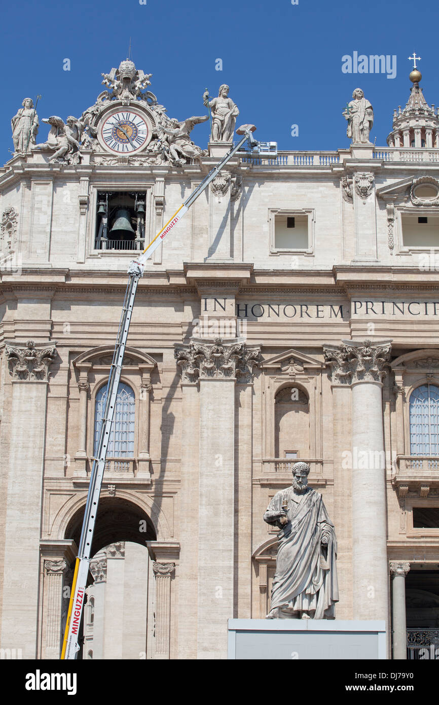Statue, Vatican City, Rome Stock Photo - Alamy