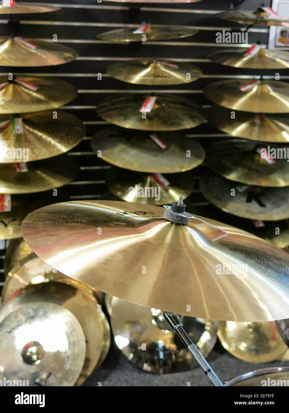 Sam ash music hi-res stock photography and images - Alamy