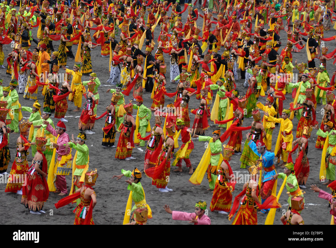 East Java, Indonesia. 24 Nov 2013. Dancers perform traditional parade ...