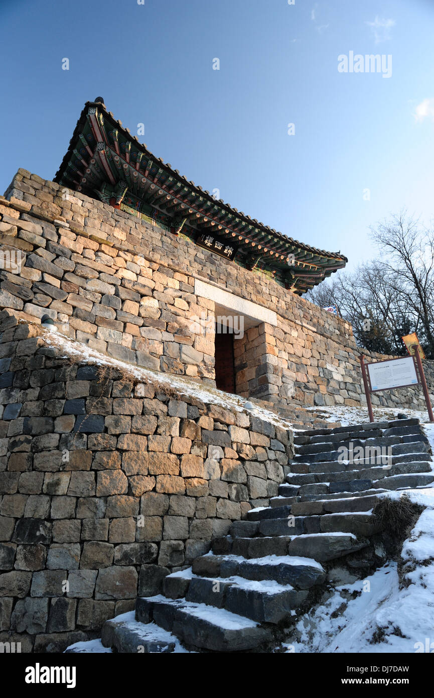 Guard tower hi-res stock photography and images - Alamy