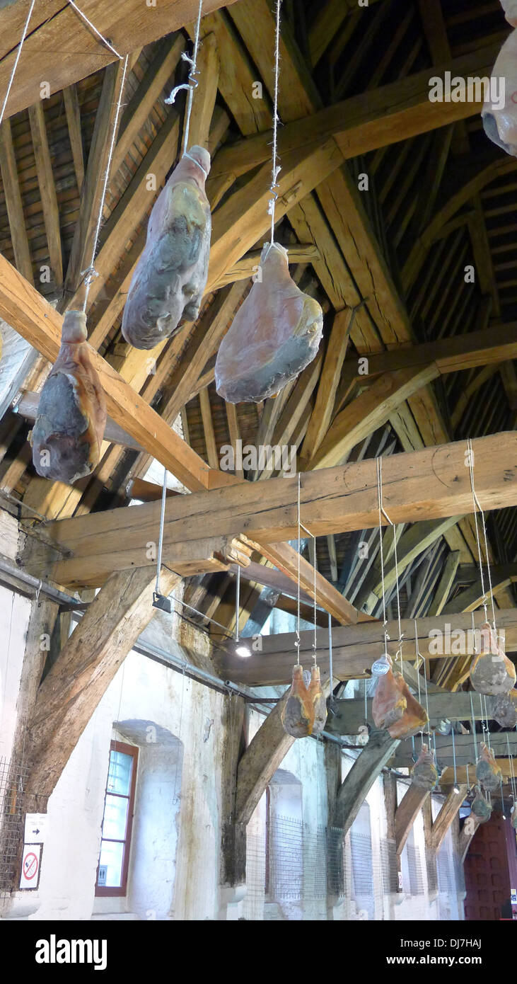 Hanging hams hi-res stock photography and images - Alamy