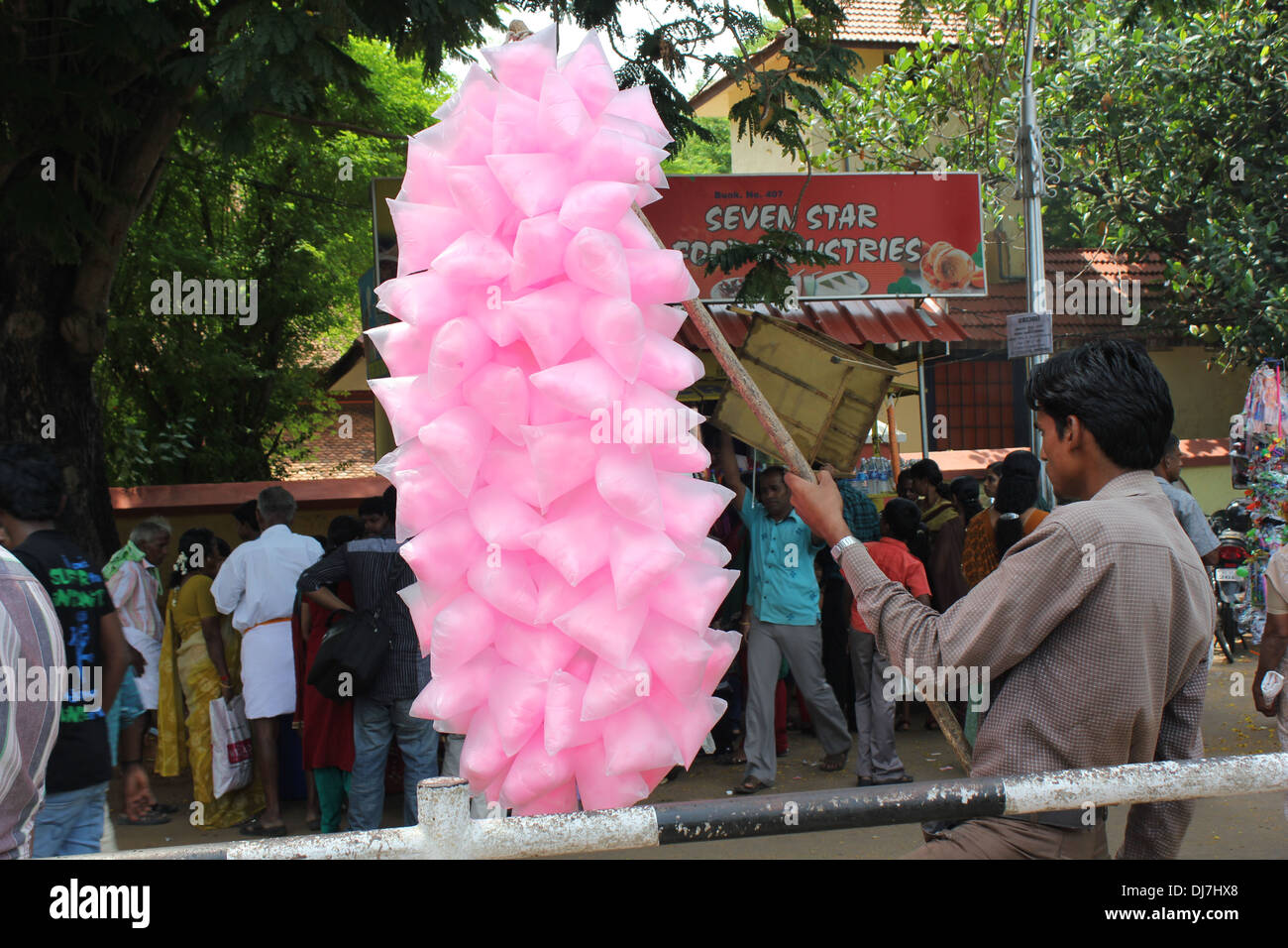 Selling street sweet hi-res stock photography and images - Alamy