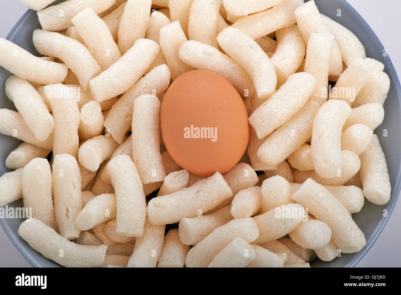 Styrofoam bowl hi-res stock photography and images - Alamy