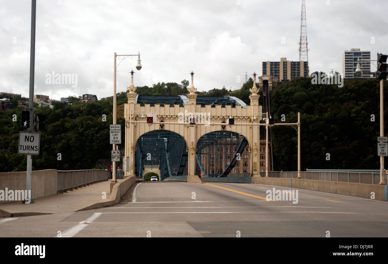 Smithfield street bridge pittsburgh hi-res stock photography and images ...