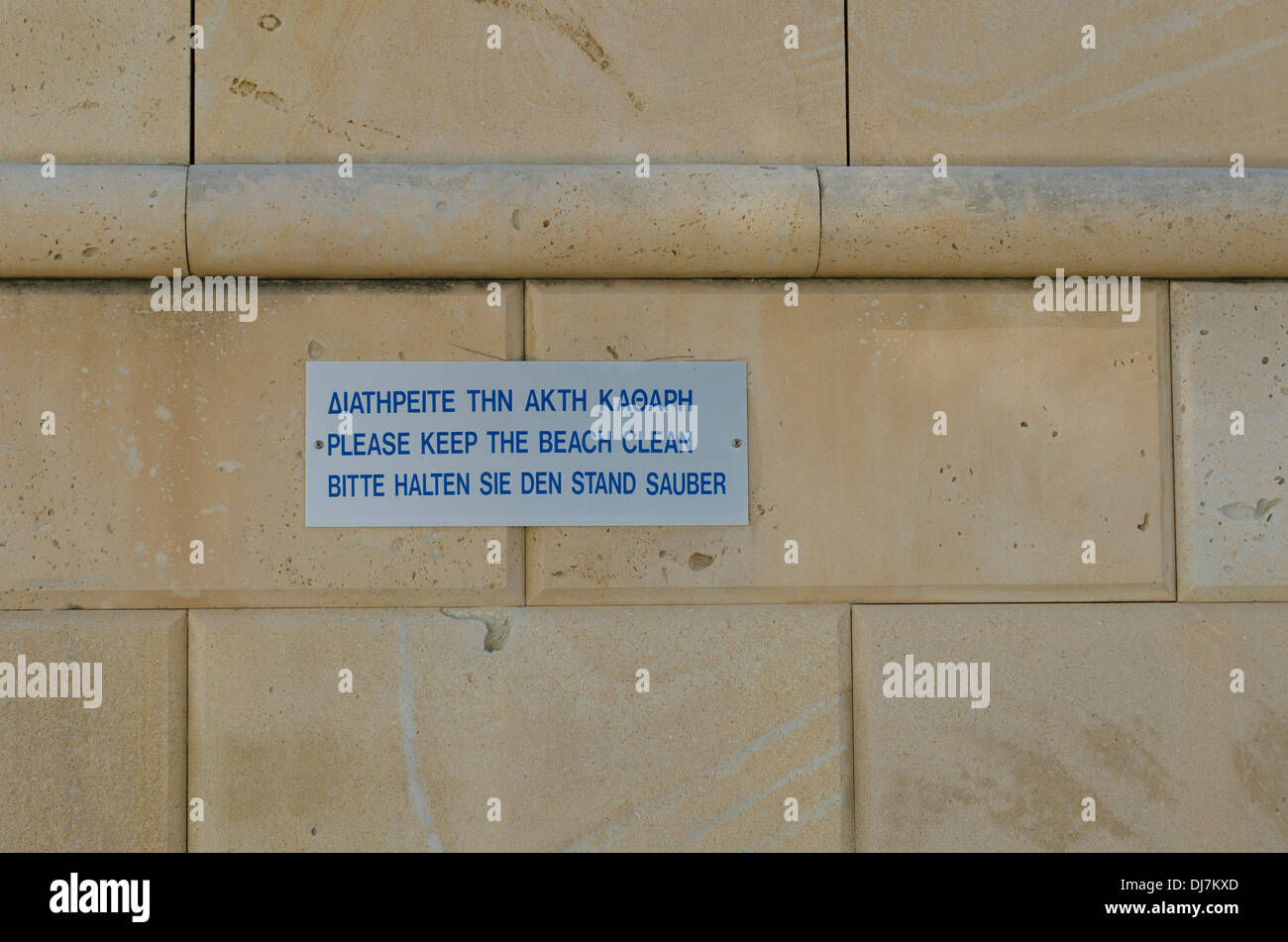Keep beach clean sign hi-res stock photography and images - Alamy