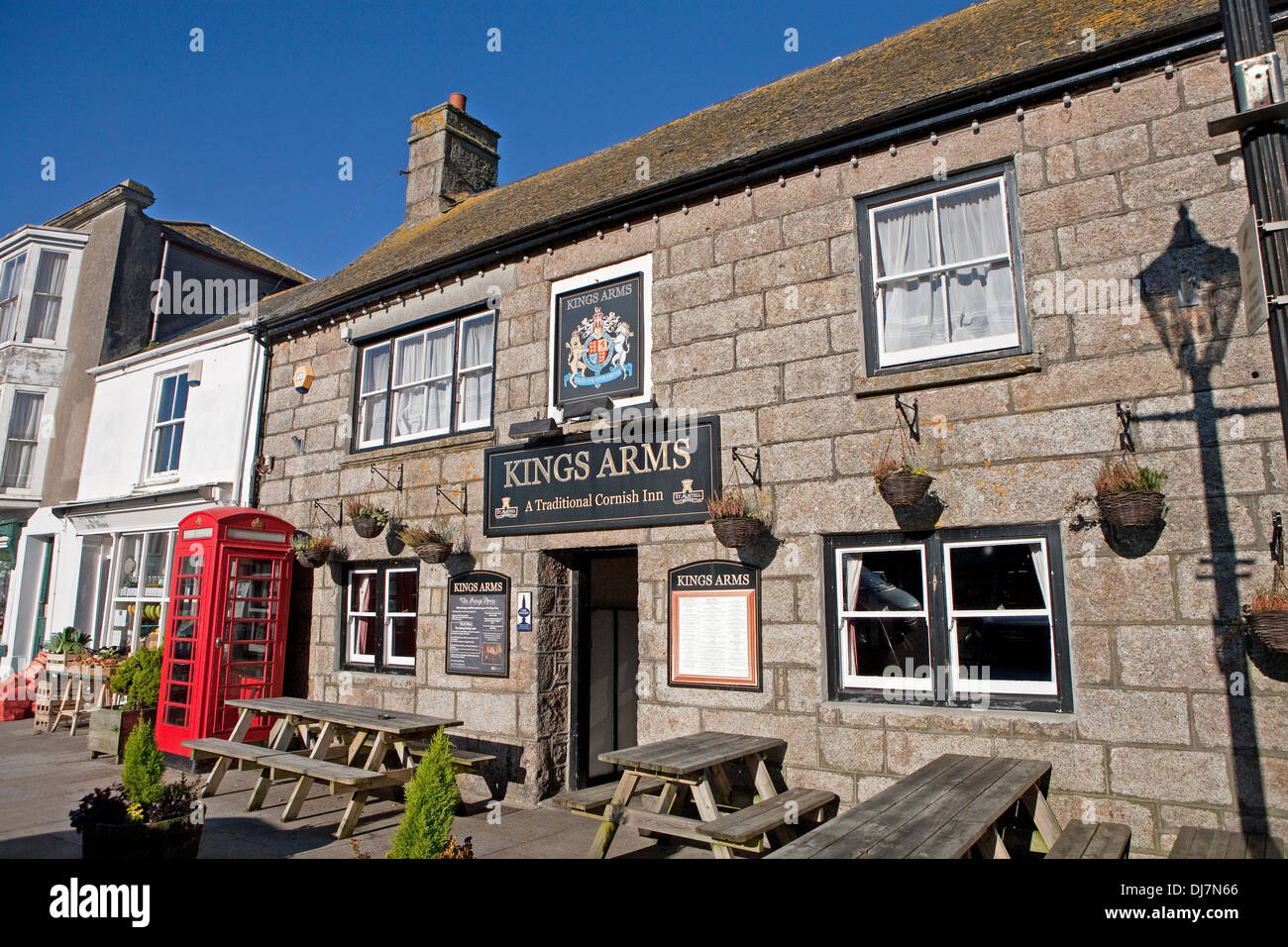 Cornish arms inn hi-res stock photography and images - Alamy