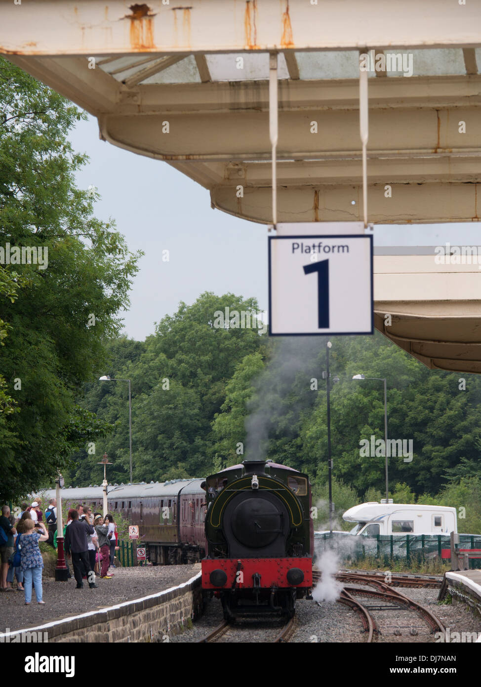 MATLOCK STATION PEAK rail steam train derbyshire Stock Photo - Alamy