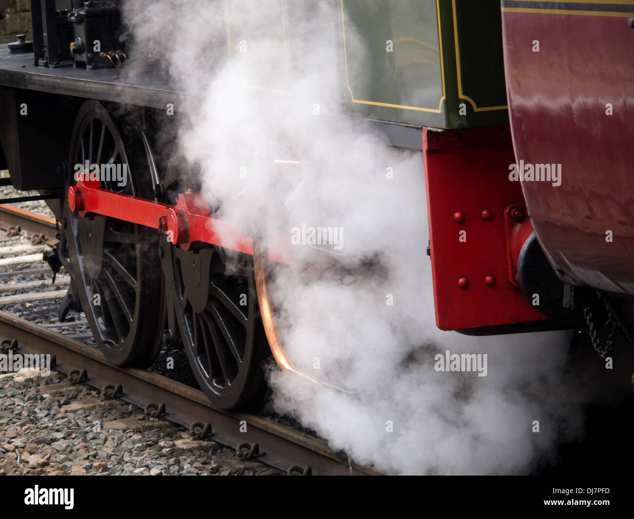 MATLOCK STATION PEAK rail steam train derbyshire Stock Photo - Alamy