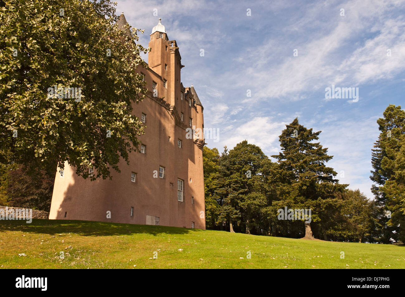 Craigievar harled castle alford hi-res stock photography and images - Alamy