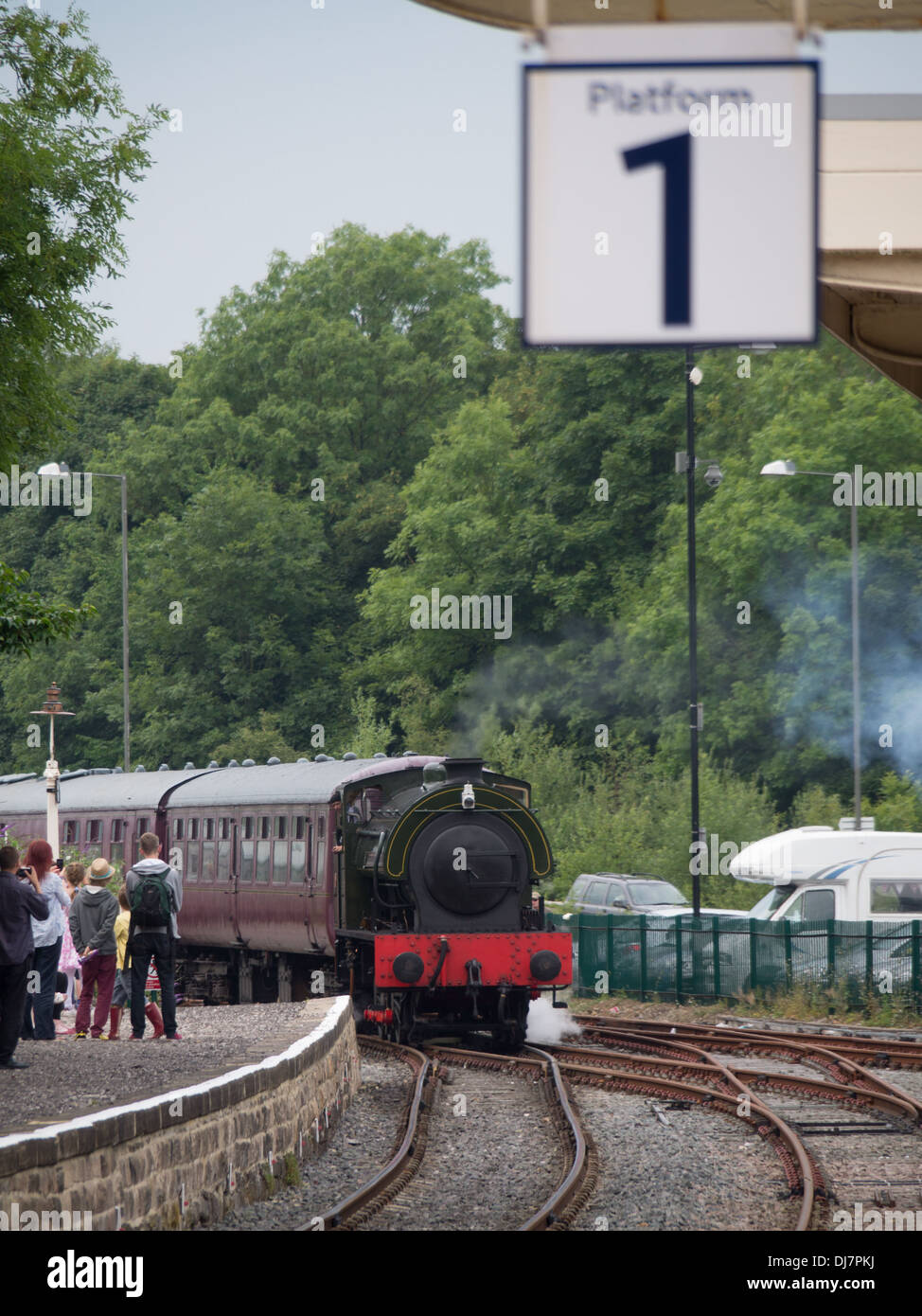 MATLOCK STATION PEAK rail steam train derbyshire Stock Photo - Alamy