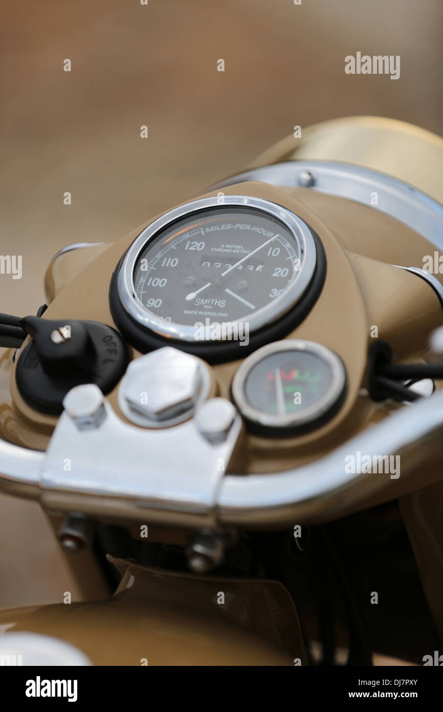 Royal Enfield Bullet vintage 1966 G2 engine India Stock Photo - Alamy