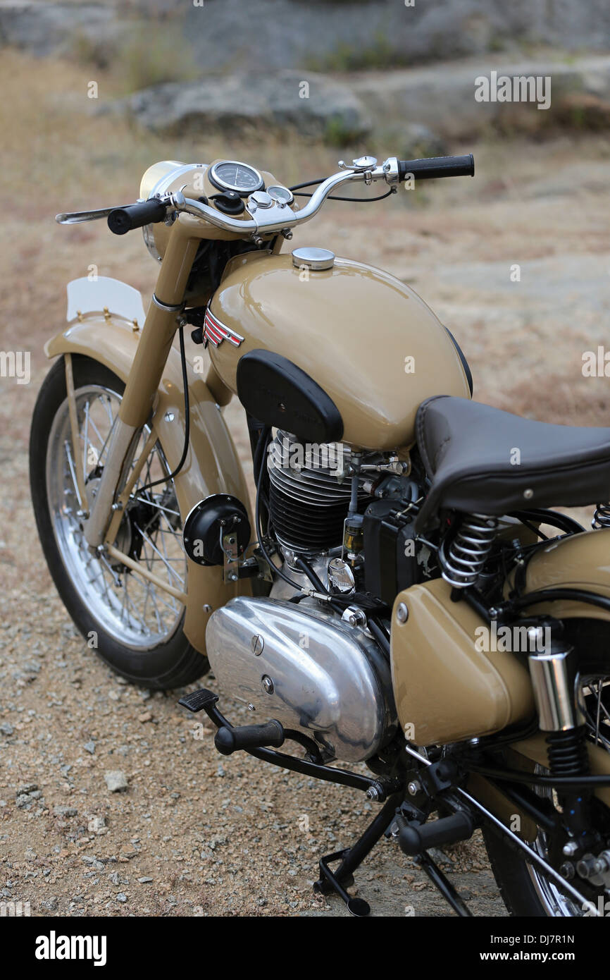 Royal Enfield Bullet vintage 1966 G2 engine India Stock Photo - Alamy