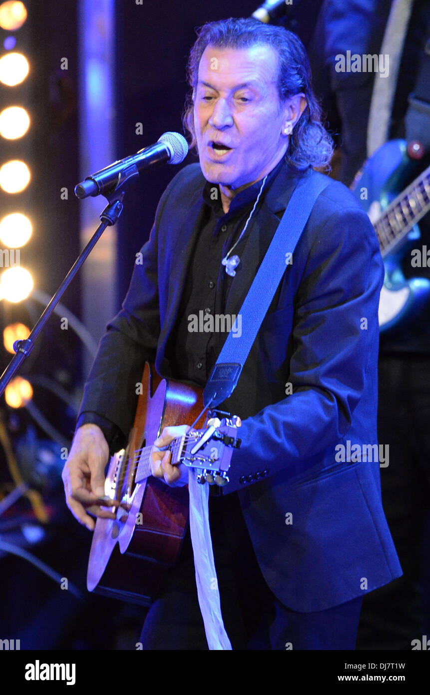 Duesseldorf, Germany. 21st Nov, 2013. Singer Albert Hammond performs ...