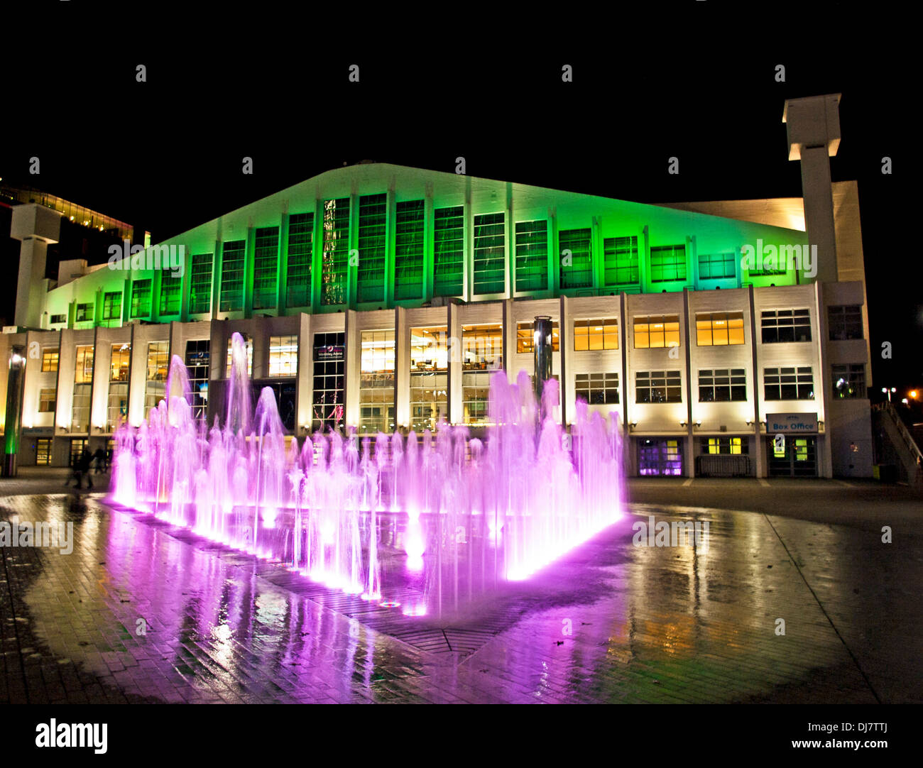 Wembley arena hi-res stock photography and images - Alamy